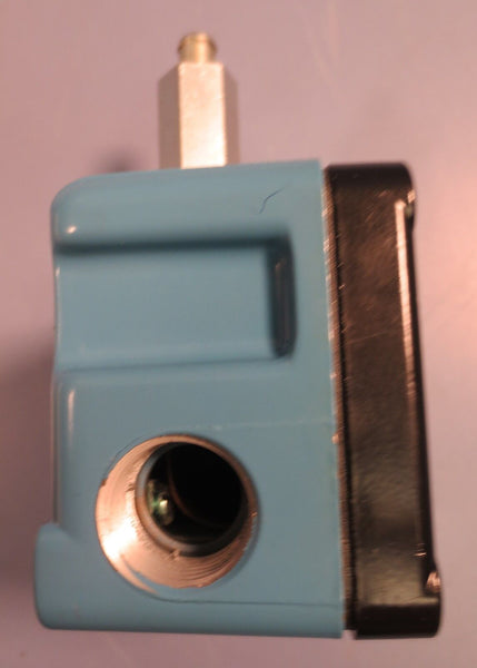 Micro Switch Splash Proof Limit Switch OPD-Q 10A-125 or 250 VAC NWOB ...