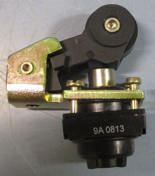 (Lot of 2) Schneider Electric Telemecanique ZCKD21 Limit Switch ZCK-D2 ...