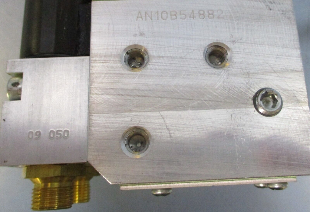 Nordson E902 1028156A 900 Ser. Glue Applicator Head | eTech Surplus