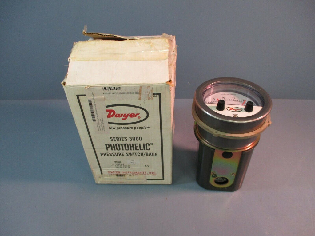 Dwyer Series 3000 Photohelic Pressure Switch/Gage A3025 W12V NEW IN BO ...